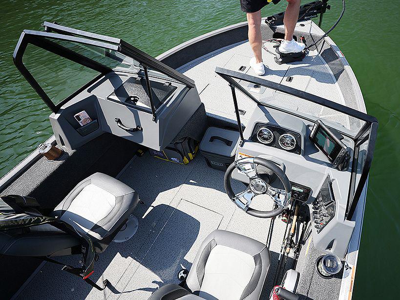 2026 Lowe Fishing Machine 1625WT - Salish Boat